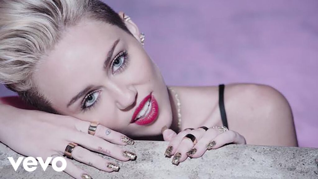 Miley Cyrus Channels Hannah Montana Style in New Look - Brit Pop News