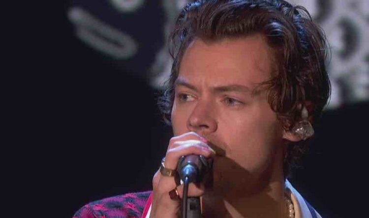 Harry Styles Texts Fans Cryptic Voice Note - Brit Pop News